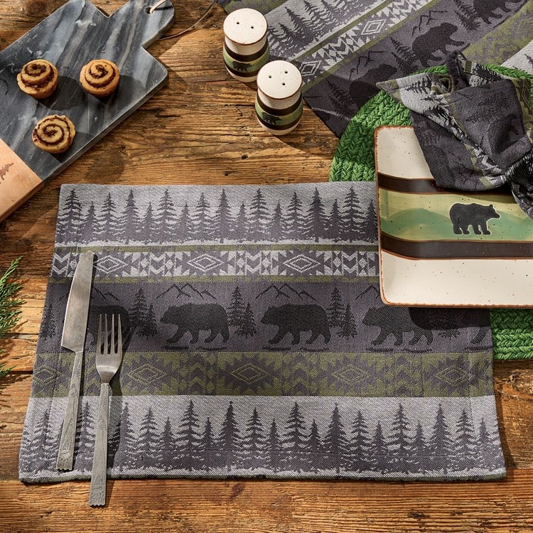 GREEN MOUNTAIN BEAR TABLE RUNNER 13X36 | Ivystone